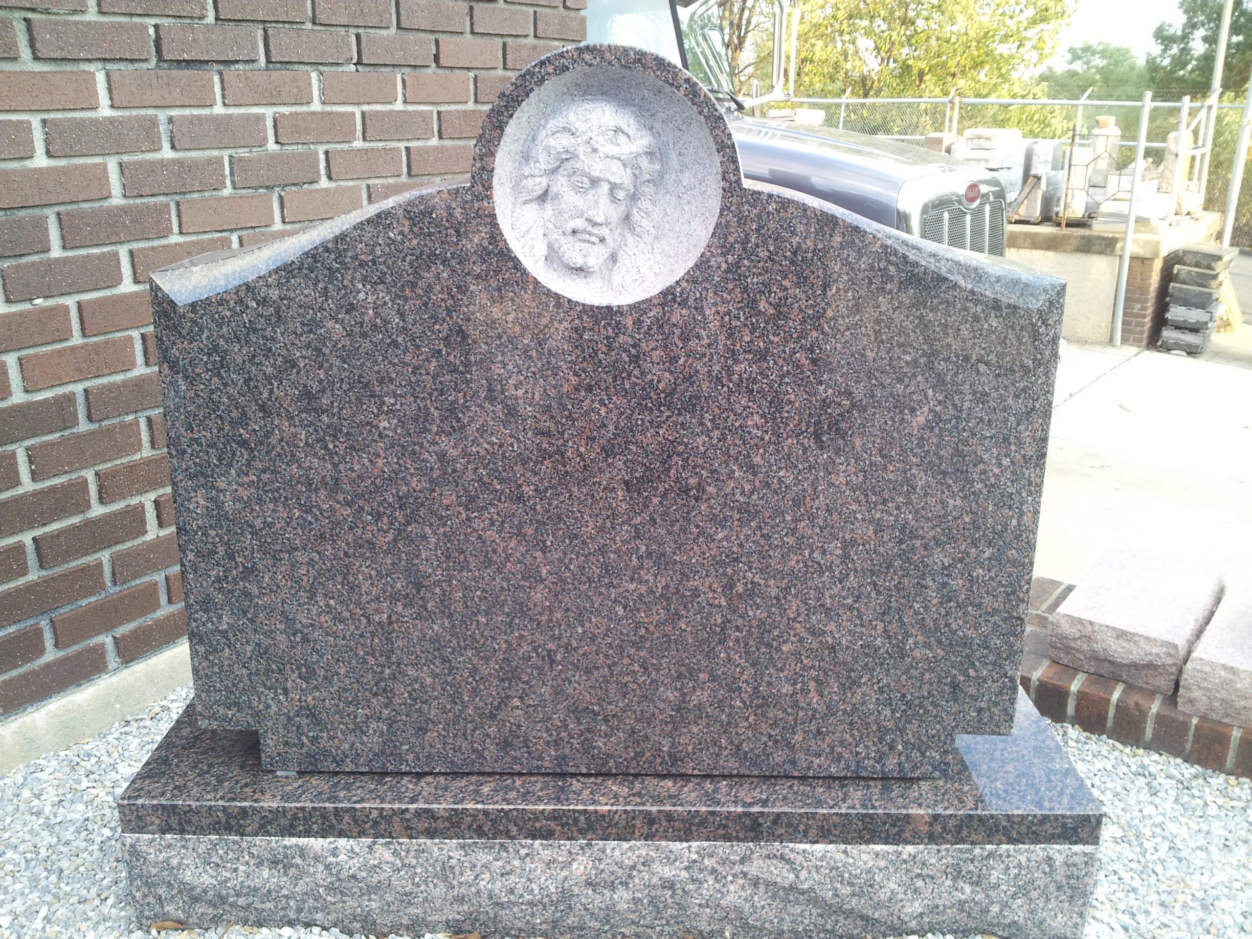 Memorial - Monuments & Memorials